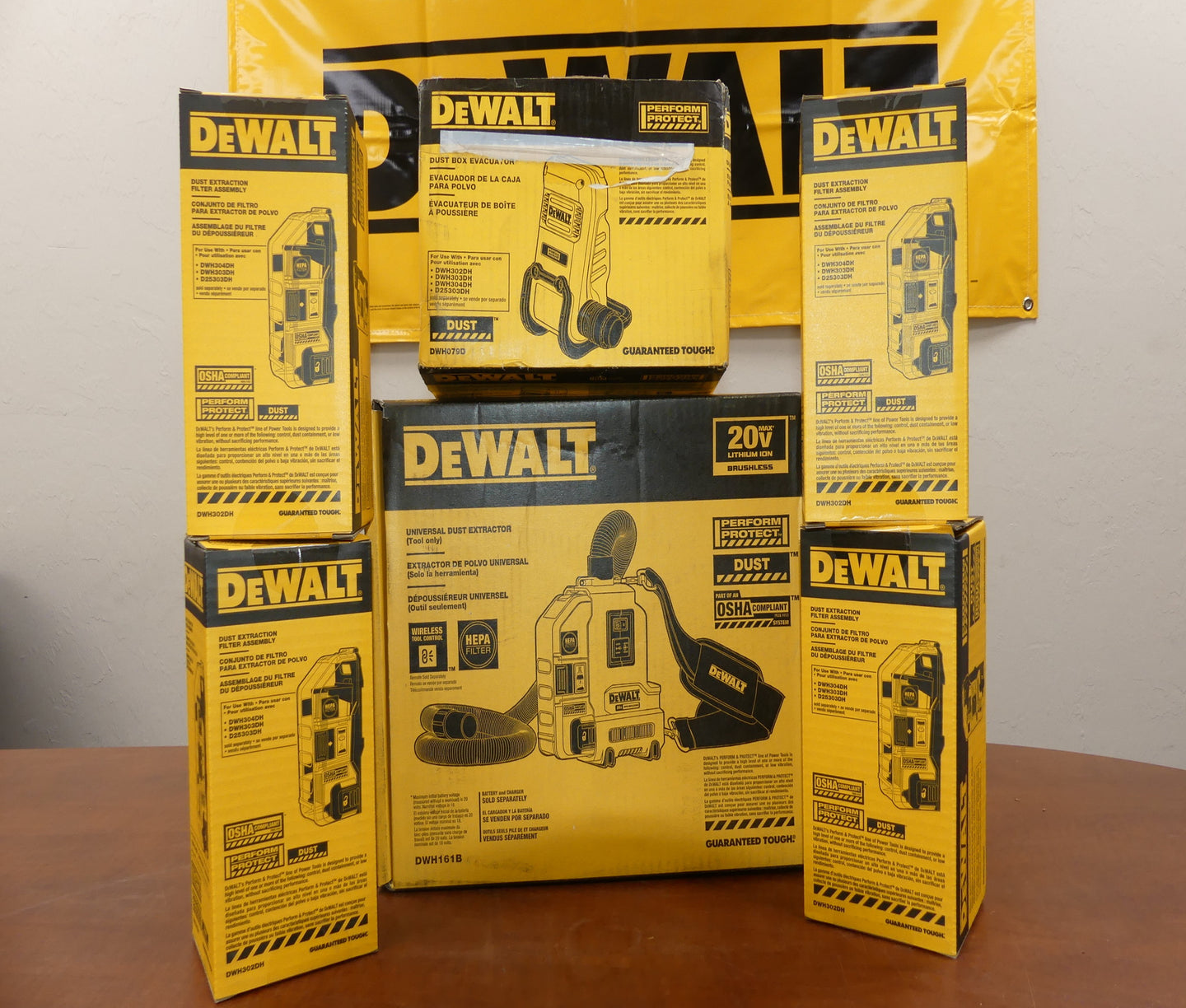 DeWalt Dust No Mo' Dust Collection System Kit with x4 Filters - DWH161 ...