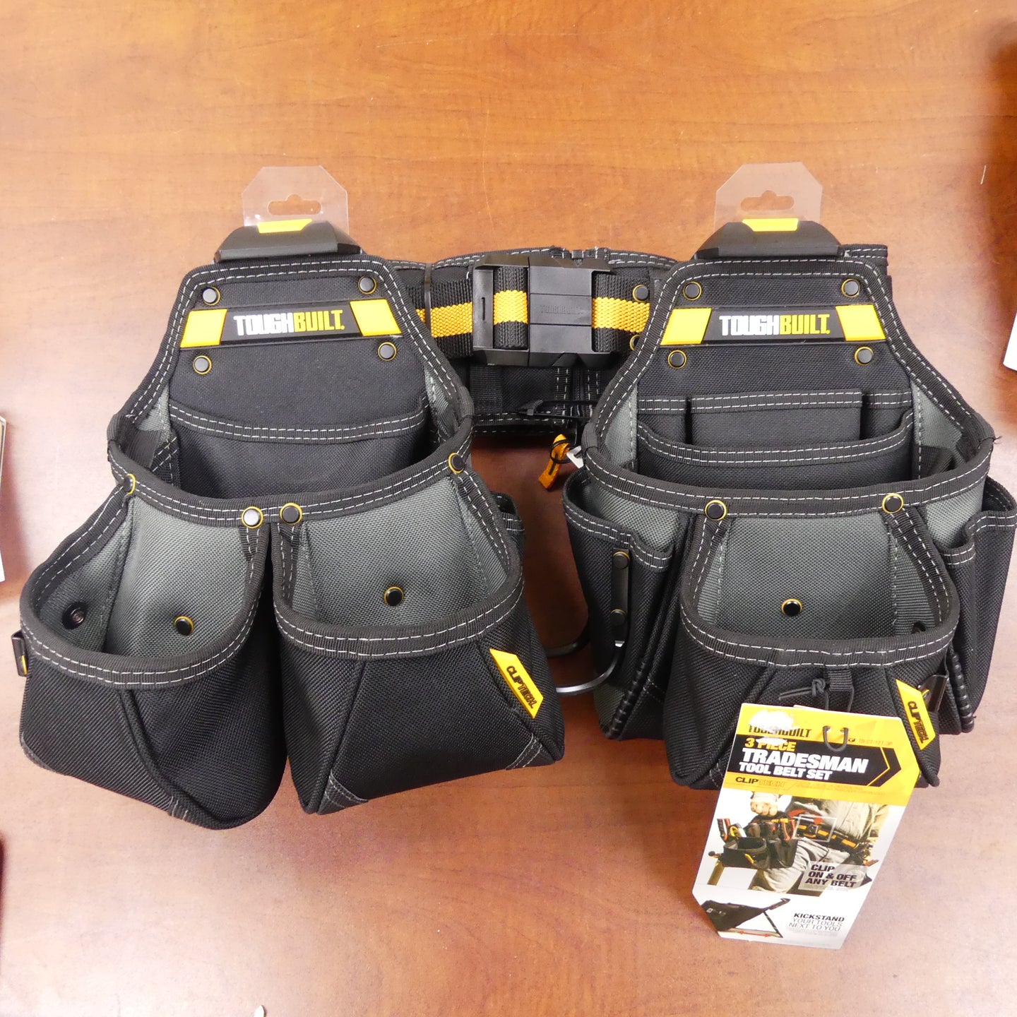 TOUGHBUILT Heavy-Duty Tool Belt Set with Reloadable Utility Knife ...